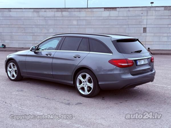 Grey Mercedes-Benz C-Class 2017 in Tallinn, with an engine capacity of 2.10 L and mileage of 235 thousand km for 17900 €, photo 6 on AUTOMOTO.COM.LV