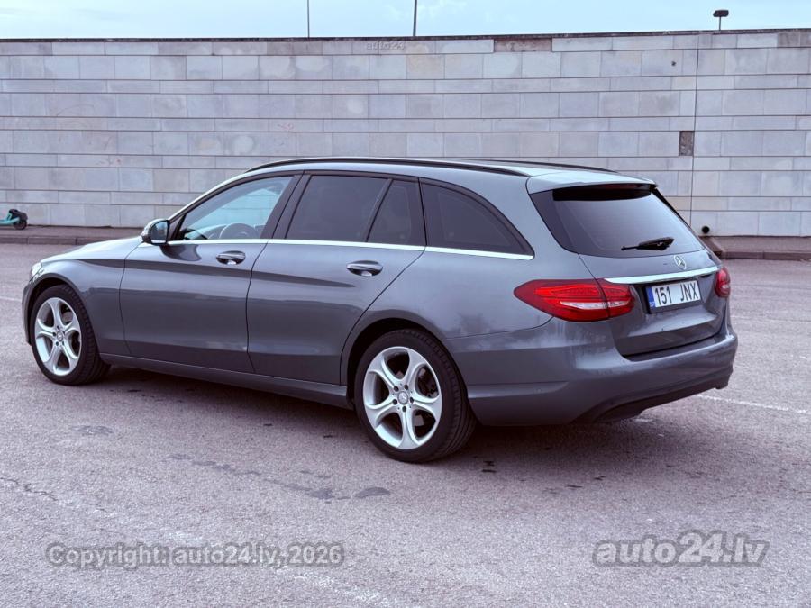 Grey Mercedes-Benz C-Class 2017 in Tallinn, with an engine capacity of 2.10 L and mileage of 235 thousand km for 17900 €, photo 7 on AUTOMOTO.COM.LV