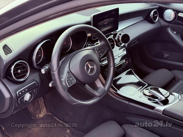 Grey Mercedes-Benz C-Class 2017 in Tallinn, with an engine capacity of 2.10 L and mileage of 235 thousand km for 17900 €, photo 7 on AUTOMOTO.COM.LV