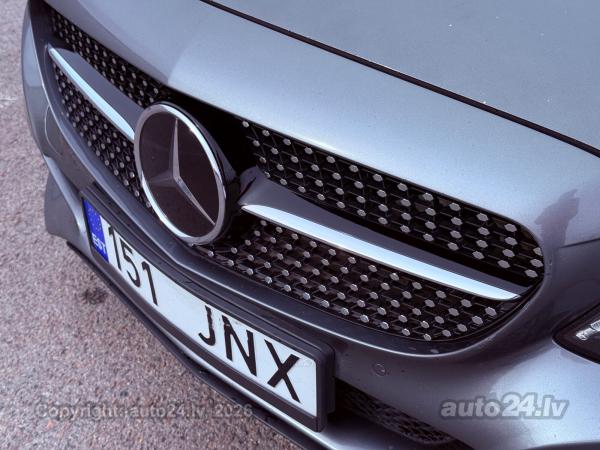 Grey Mercedes-Benz C-Class 2017 in Tallinn, with an engine capacity of 2.10 L and mileage of 235 thousand km for 17900 €, photo 10 on AUTOMOTO.COM.LV