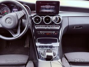 Grey Mercedes-Benz C-Class 2017 in Tallinn, with an engine capacity of 2.10 L and mileage of 235 thousand km for 17900 €, photo 12 on AUTOMOTO.COM.LV