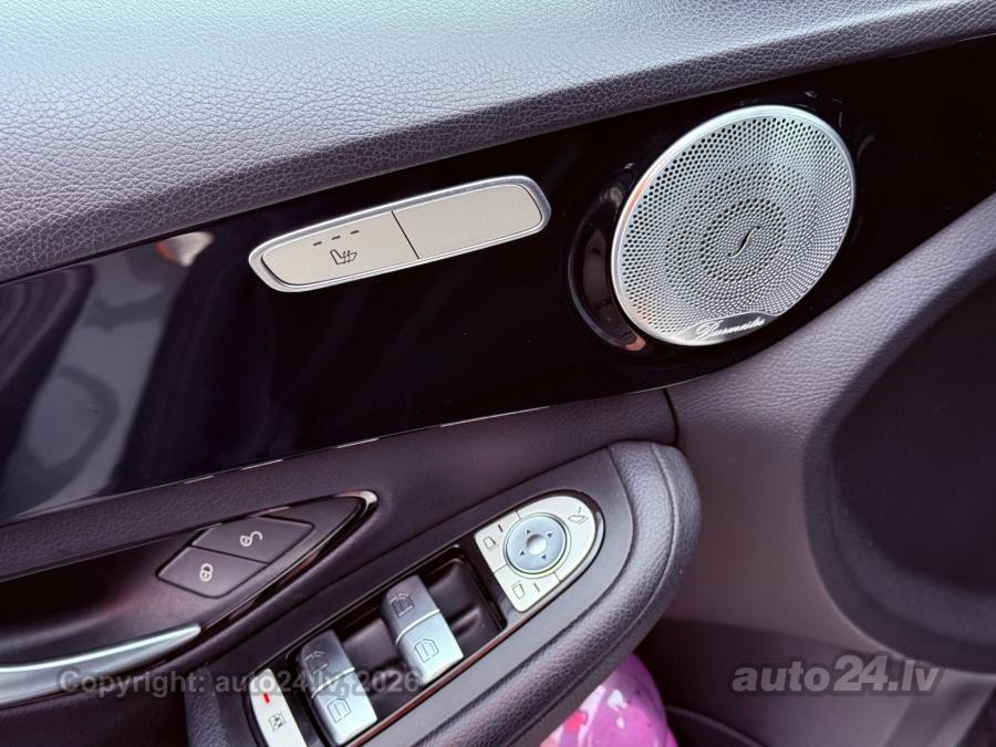 Grey Mercedes-Benz C-Class 2017 in Tallinn, with an engine capacity of 2.10 L and mileage of 235 thousand km for 17900 €, photo 14 on AUTOMOTO.COM.LV