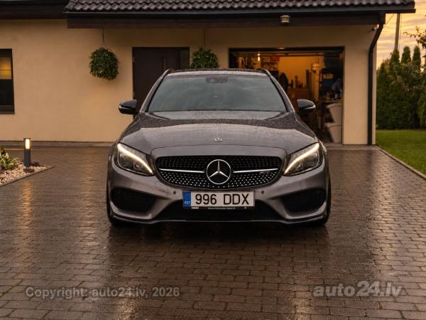 Grey Mercedes-Benz C-Class 2017 in Tallinn, with an engine capacity of 3.00 L and mileage of 210 thousand km for 27900 €, photo 3 on AUTOMOTO.COM.LV