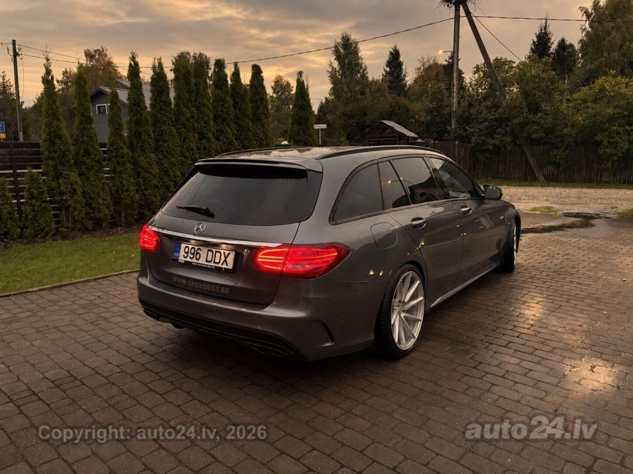Pelēks Mercedes-Benz C-Class 2017 Tallina, ar dzinēja tilpumu 3.00 L un nobraukumu 210 tūkst. km par 27900 €, foto 5 vietnē AUTOMOTO.COM.LV