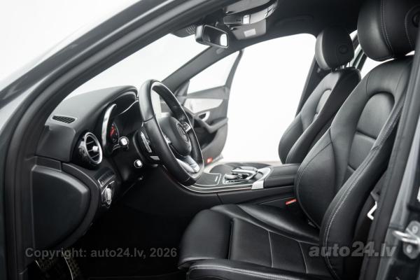 Grey Mercedes-Benz C-Class 2017 in Tallinn, with an engine capacity of 2.00 L and mileage of 196 thousand km for 12999 €, photo 9 on AUTOMOTO.COM.LV