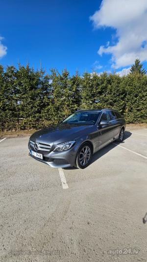 Grey Mercedes-Benz C-Class 2018 in Tallinn, with an engine capacity of 2.10 L and mileage of 136 thousand km for 23500 €, photo 11 on AUTOMOTO.COM.LV