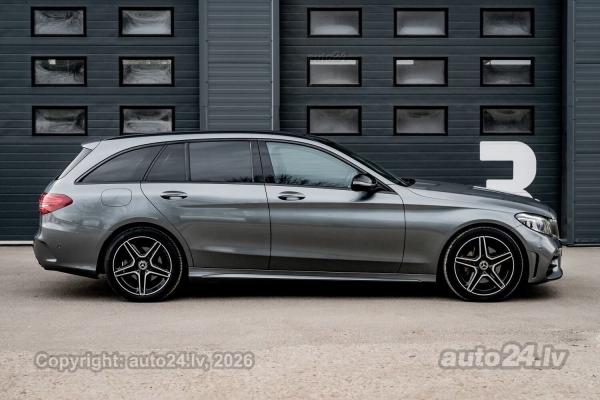 Grey Mercedes-Benz C-Class 2018 in Parnu, with an engine capacity of 2.00 L and mileage of 244 thousand km for 18390 €, photo 6 on AUTOMOTO.COM.LV