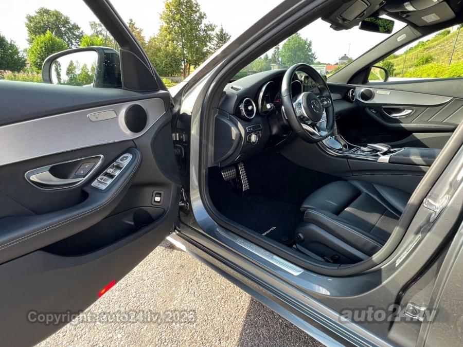 Pelēks Mercedes-Benz C-Class 2018 Tallina, ar dzinēja tilpumu 2.00 L un nobraukumu 239 tūkst. km par 14500 €, foto 17 vietnē AUTOMOTO.COM.LV