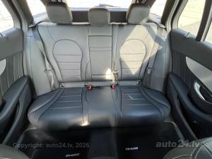 Pelēks Mercedes-Benz C-Class 2018 Tallina, ar dzinēja tilpumu 2.00 L un nobraukumu 239 tūkst. km par 14500 €, foto 18 vietnē AUTOMOTO.COM.LV