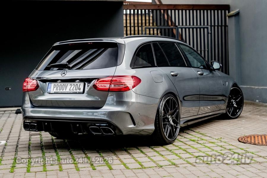 Pelēks Mercedes-Benz C-Class 2019 Pērnava, ar dzinēja tilpumu 4.00 L un nobraukumu 127 tūkst. km par 41900 €, foto 3 vietnē AUTOMOTO.COM.LV