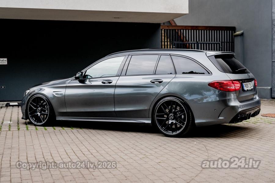 Pelēks Mercedes-Benz C-Class 2019 Pērnava, ar dzinēja tilpumu 4.00 L un nobraukumu 127 tūkst. km par 41900 €, foto 7 vietnē AUTOMOTO.COM.LV