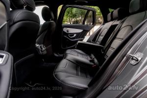 Pelēks Mercedes-Benz C-Class 2019 Pērnava, ar dzinēja tilpumu 4.00 L un nobraukumu 127 tūkst. km par 41900 €, foto 23 vietnē AUTOMOTO.COM.LV