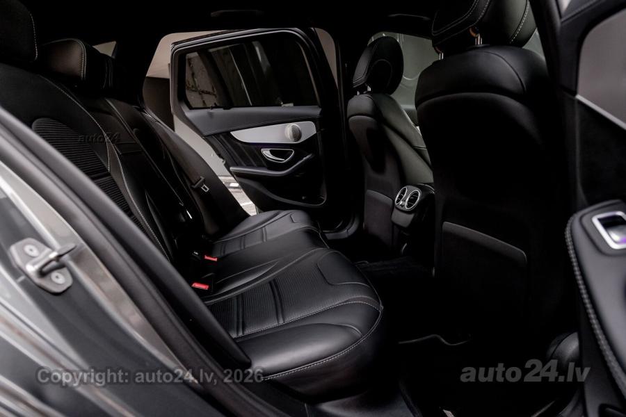 Pelēks Mercedes-Benz C-Class 2019 Pērnava, ar dzinēja tilpumu 4.00 L un nobraukumu 127 tūkst. km par 41900 €, foto 24 vietnē AUTOMOTO.COM.LV