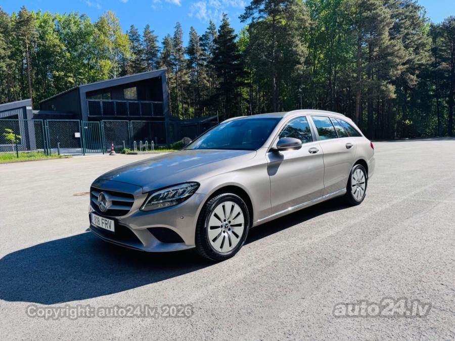 Серый Мерседес Ц-Класс 2019 в Таллин, объемом двигателя 2.00 л и пробегом 317 тыс. км за 17500 €, фото 1 на AUTOMOTO.COM.LV