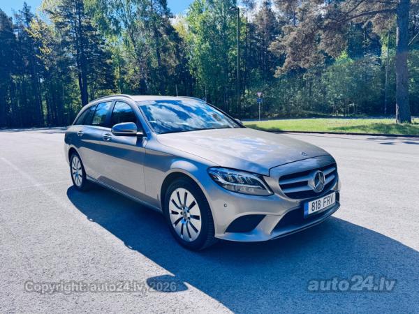 Grey Mercedes-Benz C-Class 2019 in Tallinn, with an engine capacity of 2.00 L and mileage of 317 thousand km for 17500 €, photo 2 on AUTOMOTO.COM.LV