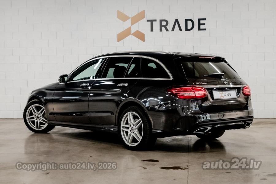 Grey Mercedes-Benz C-Class 2019 in Parnu, with an engine capacity of 2.00 L and mileage of 209 thousand km for 16790 €, photo 5 on AUTOMOTO.COM.LV