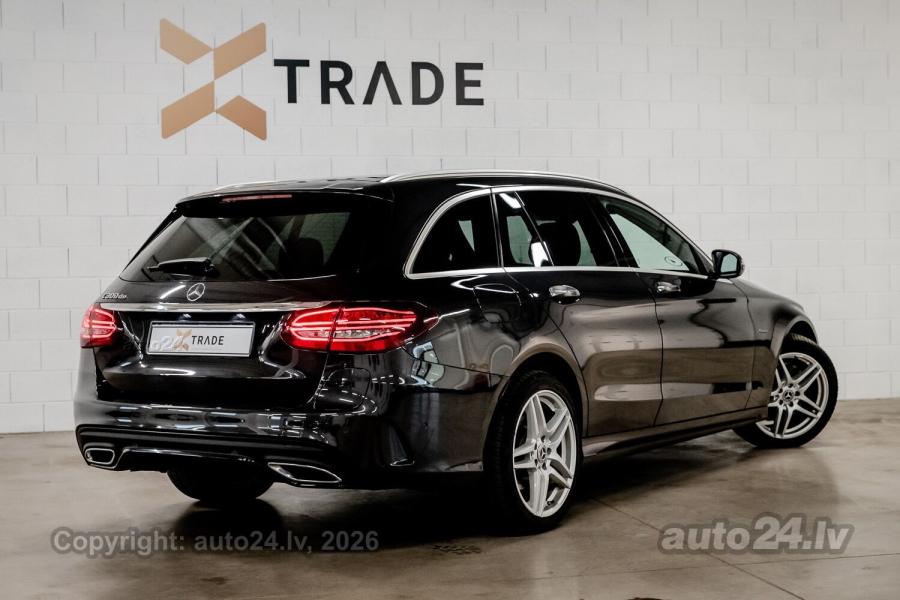 Grey Mercedes-Benz C-Class 2019 in Parnu, with an engine capacity of 2.00 L and mileage of 209 thousand km for 16790 €, photo 6 on AUTOMOTO.COM.LV