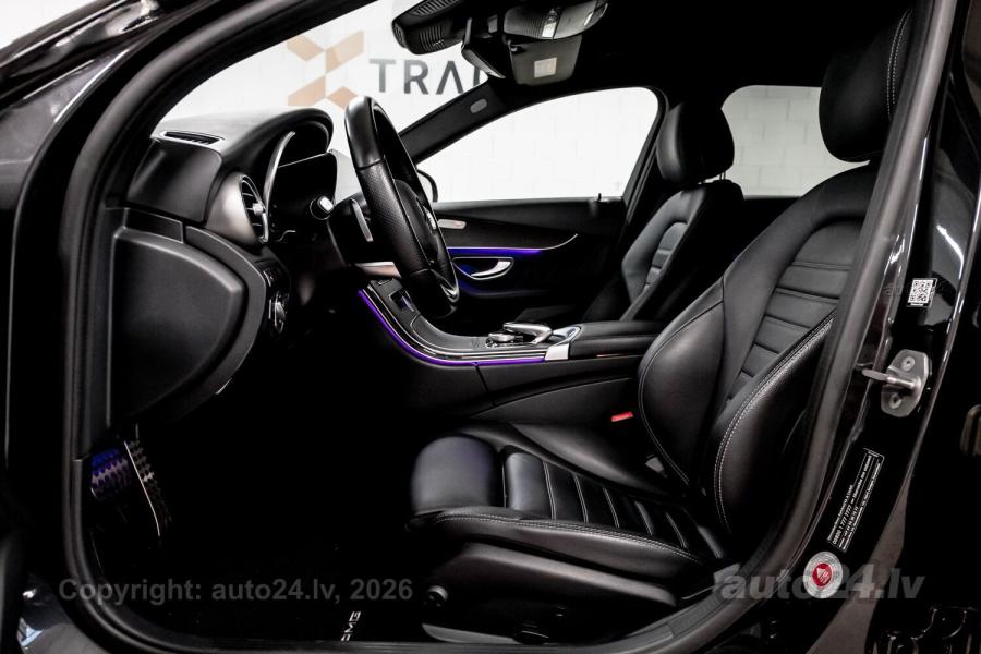 Grey Mercedes-Benz C-Class 2019 in Parnu, with an engine capacity of 2.00 L and mileage of 209 thousand km for 16790 €, photo 12 on AUTOMOTO.COM.LV