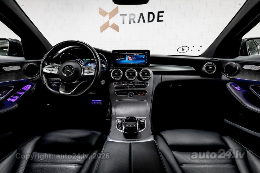 Grey Mercedes-Benz C-Class 2019 in Parnu, with an engine capacity of 2.00 L and mileage of 209 thousand km for 16790 €, photo 14 on AUTOMOTO.COM.LV