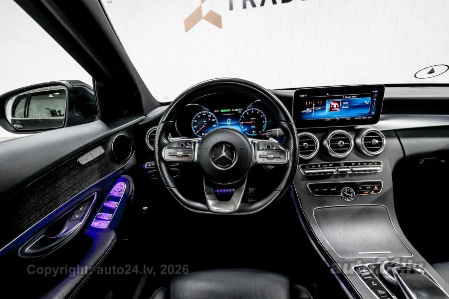 Grey Mercedes-Benz C-Class 2019 in Parnu, with an engine capacity of 2.00 L and mileage of 209 thousand km for 16790 €, photo 15 on AUTOMOTO.COM.LV
