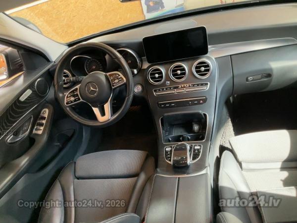 Grey Mercedes-Benz C-Class 2019 in Tartu, with an engine capacity of 2.00 L and mileage of 226 thousand km for 17790 €, photo 6 on AUTOMOTO.COM.LV