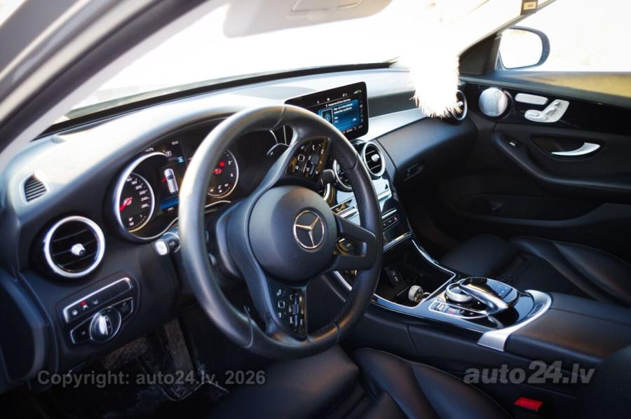 Pelēks Mercedes-Benz C-Class 2020 Saue, ar dzinēja tilpumu 2.00 L un nobraukumu 231 tūkst. km par 27000 €, foto 5 vietnē AUTOMOTO.COM.LV