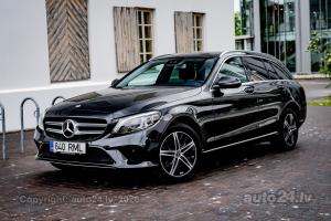 Серый Мерседес Ц-Класс 2020 в Пярну, объемом двигателя 1.50 л и пробегом 138 тыс. км за 19990 €, фото  на AUTOMOTO.COM.LV