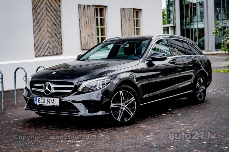Pelēks Mercedes-Benz C-Class 2020 Pērnava, ar dzinēja tilpumu 1.50 L un nobraukumu 138 tūkst. km par 19990 €, foto 1 vietnē AUTOMOTO.COM.LV