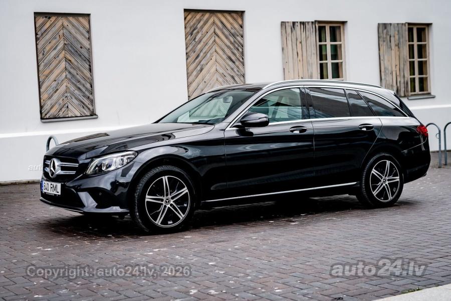Pelēks Mercedes-Benz C-Class 2020 Pērnava, ar dzinēja tilpumu 1.50 L un nobraukumu 138 tūkst. km par 19990 €, foto 4 vietnē AUTOMOTO.COM.LV