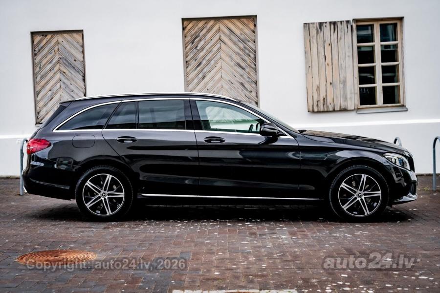 Pelēks Mercedes-Benz C-Class 2020 Pērnava, ar dzinēja tilpumu 1.50 L un nobraukumu 138 tūkst. km par 19990 €, foto 6 vietnē AUTOMOTO.COM.LV