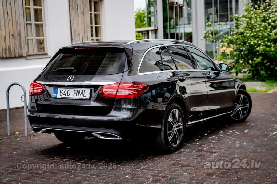 Pelēks Mercedes-Benz C-Class 2020 Pērnava, ar dzinēja tilpumu 1.50 L un nobraukumu 138 tūkst. km par 19990 €, foto 10 vietnē AUTOMOTO.COM.LV