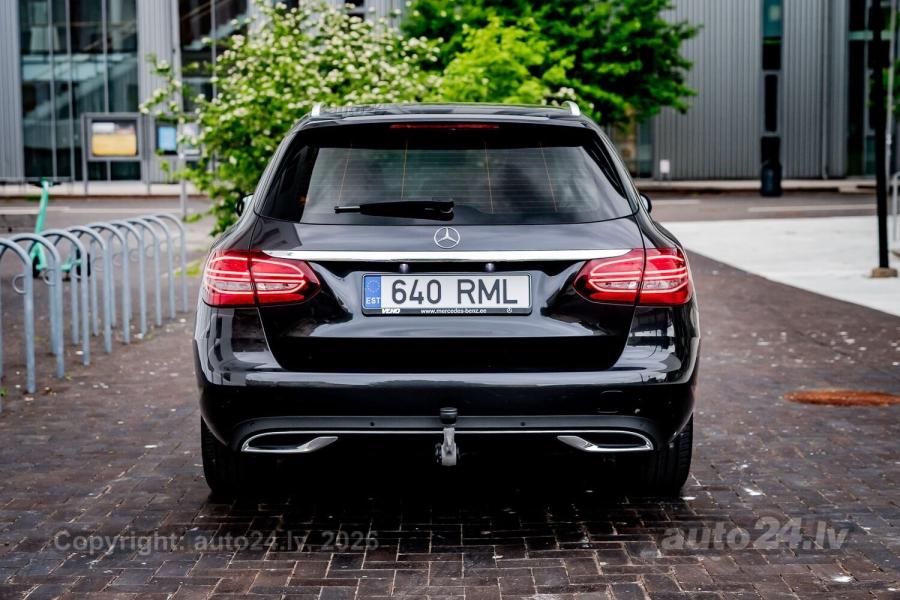 Pelēks Mercedes-Benz C-Class 2020 Pērnava, ar dzinēja tilpumu 1.50 L un nobraukumu 138 tūkst. km par 19990 €, foto 12 vietnē AUTOMOTO.COM.LV