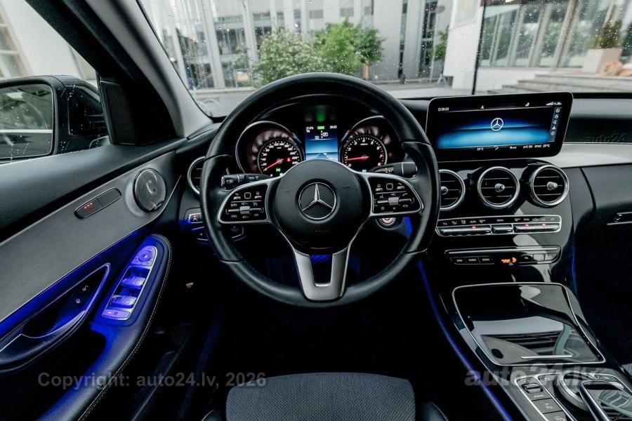 Pelēks Mercedes-Benz C-Class 2020 Pērnava, ar dzinēja tilpumu 1.50 L un nobraukumu 138 tūkst. km par 19990 €, foto 14 vietnē AUTOMOTO.COM.LV