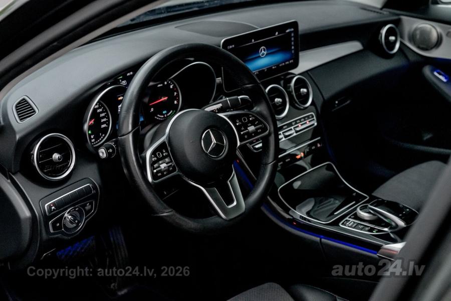 Pelēks Mercedes-Benz C-Class 2020 Pērnava, ar dzinēja tilpumu 1.50 L un nobraukumu 138 tūkst. km par 19990 €, foto 19 vietnē AUTOMOTO.COM.LV