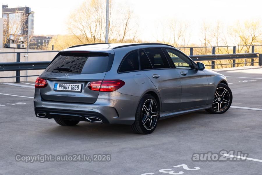 Grey Mercedes-Benz C-Class 2021 in Tartu, with an engine capacity of 2.00 L and mileage of 259 thousand km for 18499 €, photo 3 on AUTOMOTO.COM.LV