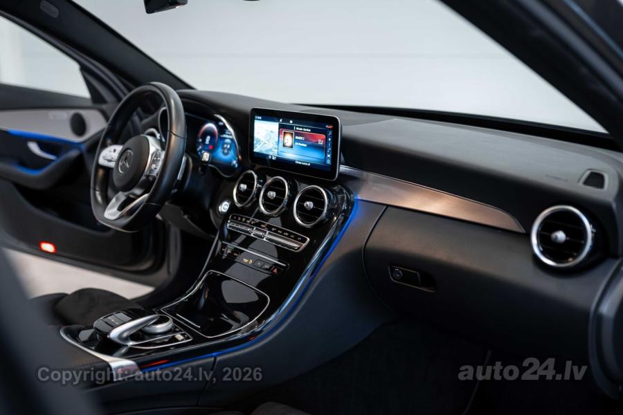 Pelēks Mercedes-Benz C-Class 2021 Tallina, ar dzinēja tilpumu 2.00 L un nobraukumu 200 tūkst. km par 20990 €, foto 22 vietnē AUTOMOTO.COM.LV
