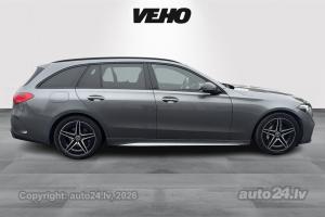 Pelēks Mercedes-Benz C-Class 2022 Pērnava, ar dzinēja tilpumu 2.00 L un nobraukumu 64 tūkst. km par 42900 €, foto 2 vietnē AUTOMOTO.COM.LV