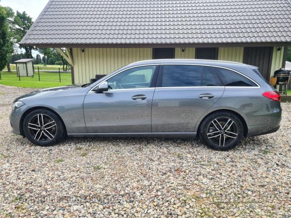Pelēks Mercedes-Benz C-Class 2023 Tallina, ar dzinēja tilpumu 2.00 L un nobraukumu 59 tūkst. km par 30900 €, foto 3 vietnē AUTOMOTO.COM.LV