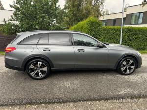 Pelēks Mercedes-Benz C-Class 2023 Tallina, ar dzinēja tilpumu 2.00 L un nobraukumu 209 tūkst. km par 27400 €, foto 7 vietnē AUTOMOTO.COM.LV