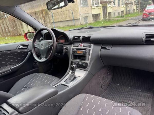 Oranžs Mercedes-Benz C-Class 2002 Tallina, ar dzinēja tilpumu 2.10 L un nobraukumu 195 tūkst. km par 2499 €, foto 11 vietnē AUTOMOTO.COM.LV