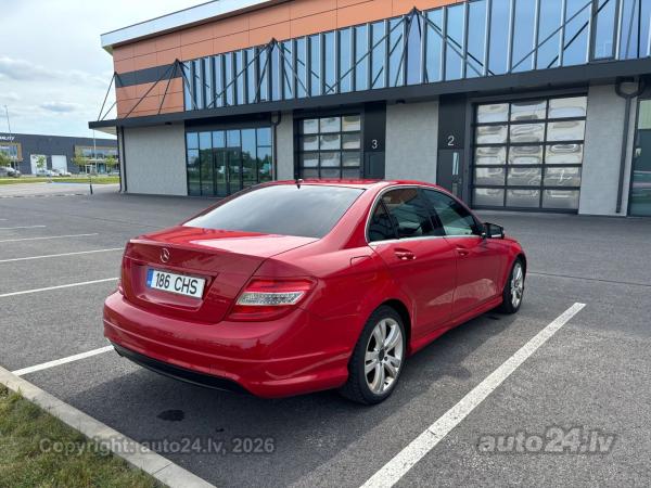Red Mercedes-Benz C-Class 2008 in Tallinn, with an engine capacity of 2.10 L and mileage of 493 thousand km for 3800 €, photo 3 on AUTOMOTO.COM.LV