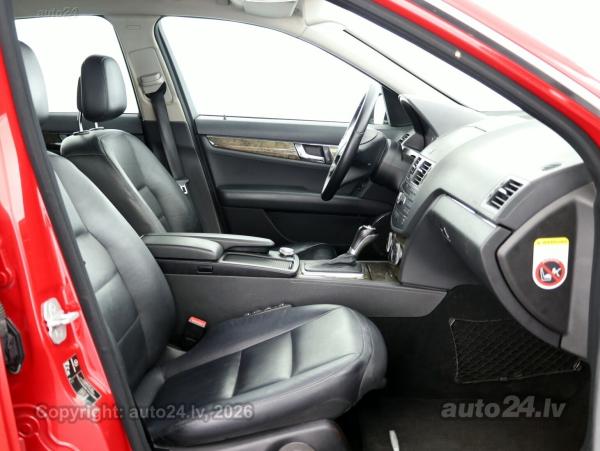 Red Mercedes-Benz C-Class 2008 in Tallinn, with an engine capacity of 2.10 L and mileage of 278 thousand km for 3499 €, photo 7 on AUTOMOTO.COM.LV