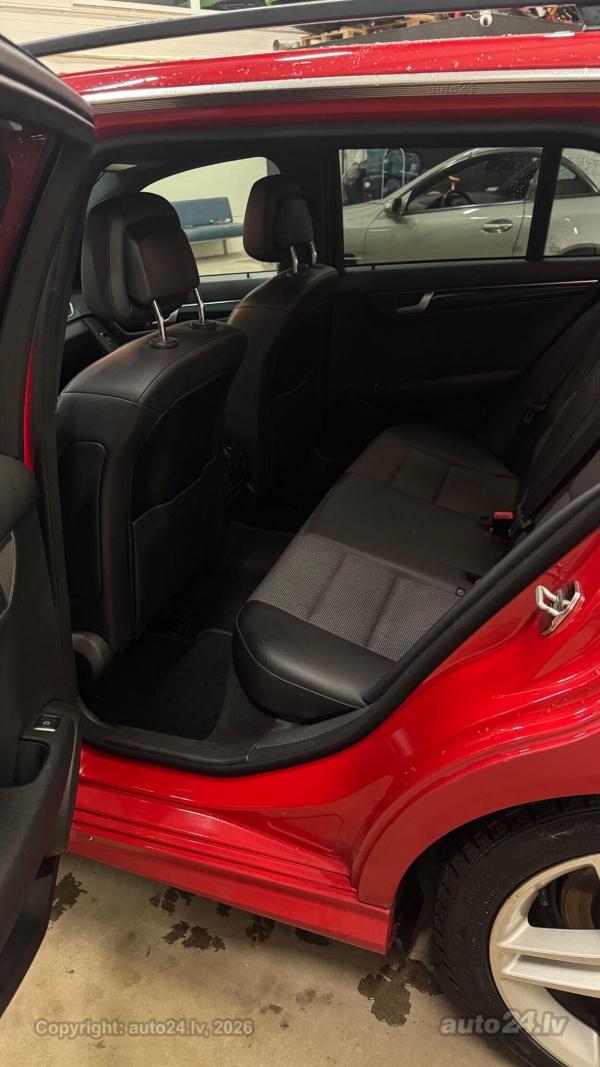 Sarkans Mercedes-Benz C-Class 2013 Tallina, ar dzinēja tilpumu 2.10 L un nobraukumu 379 tūkst. km par 9200 €, foto 11 vietnē AUTOMOTO.COM.LV