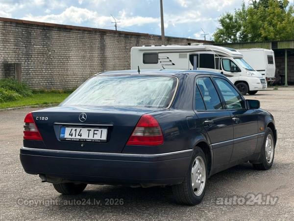 Mercedes-Benz C-Class 1995 Tallina, ar dzinēja tilpumu 1.80 L un nobraukumu 185 tūkst. km par 990 €, foto 4 vietnē AUTOMOTO.COM.LV