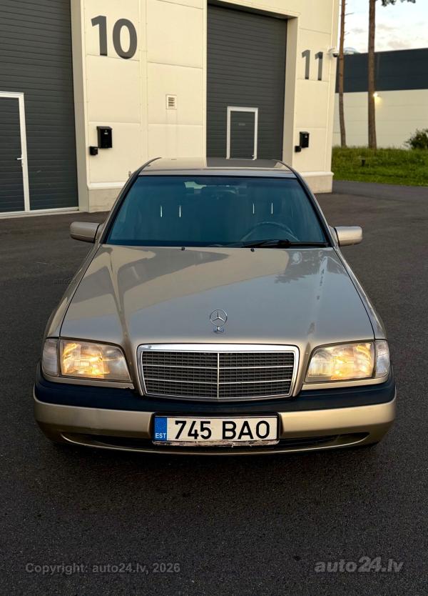 Mercedes-Benz C-Class 1996 in Tallinn, with an engine capacity of 2.20 L and mileage of 220 thousand km for 2699 €, photo 9 on AUTOMOTO.COM.LV