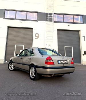 Mercedes-Benz C-Class 1996 Tallina, ar dzinēja tilpumu 2.20 L un nobraukumu 220 tūkst. km par 2699 €, foto 13 vietnē AUTOMOTO.COM.LV