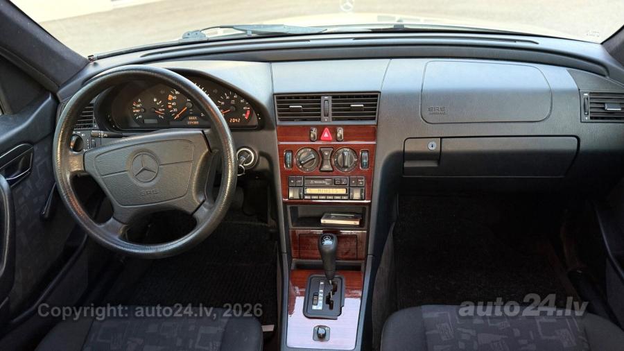 Mercedes-Benz C-Class 1996 Tallina, ar dzinēja tilpumu 2.20 L un nobraukumu 220 tūkst. km par 2699 €, foto 17 vietnē AUTOMOTO.COM.LV