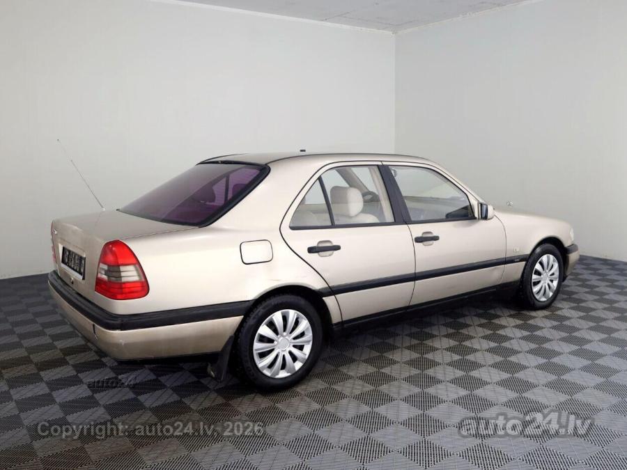 Mercedes-Benz C-Class 1997 Tallina, ar dzinēja tilpumu 2.30 L un nobraukumu 121 tūkst. km par 699 €, foto 3 vietnē AUTOMOTO.COM.LV