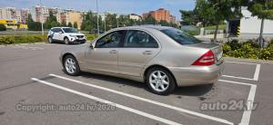 Mercedes-Benz C-Class 2000 Tallina, ar dzinēja tilpumu 2.00 L un nobraukumu 240 tūkst. km par 800 €, foto 3 vietnē AUTOMOTO.COM.LV