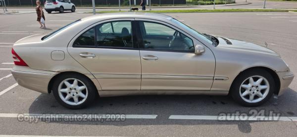 Mercedes-Benz C-Class 2000 Tallina, ar dzinēja tilpumu 2.00 L un nobraukumu 240 tūkst. km par 800 €, foto 5 vietnē AUTOMOTO.COM.LV